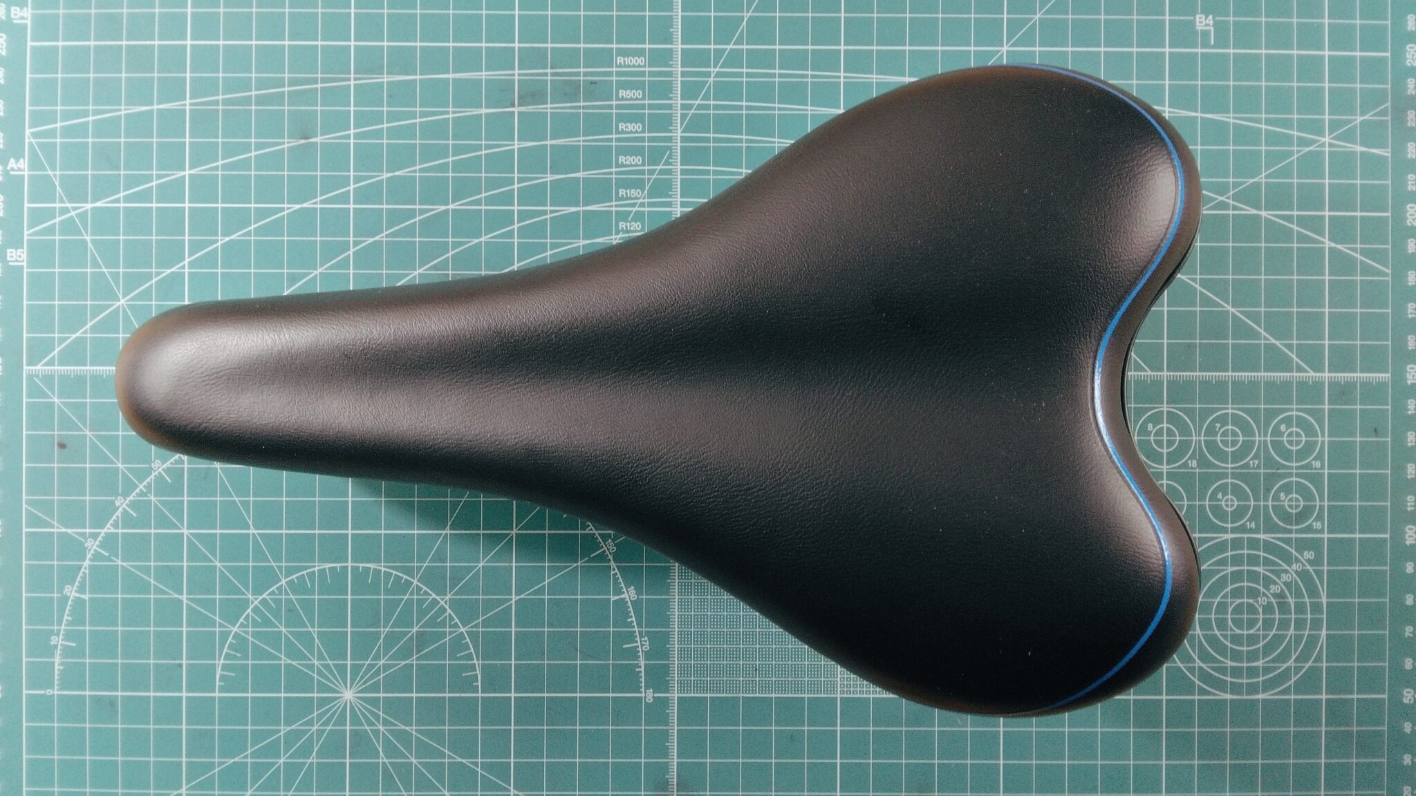 【TB1e】使用してきたサドル3選 | 散策光画部log